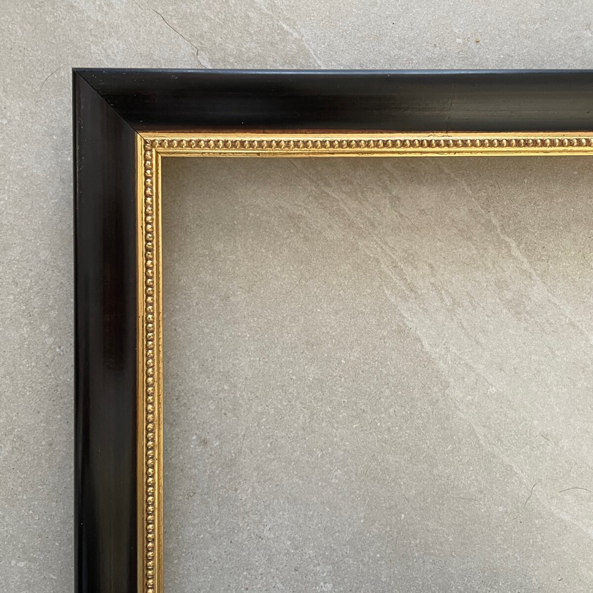 Cornice nera ed oro 50x60